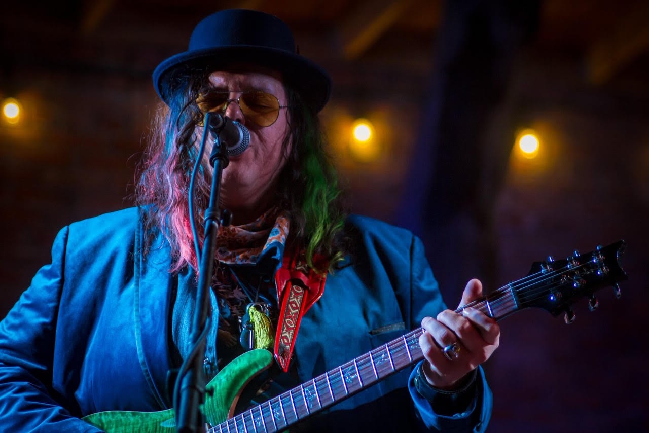 Live Music with Tin Man Travis at Green Canoe